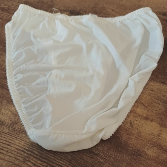 Berlei | Intimates & Sleepwear | Berlei Soft And Stretcy Off White ...